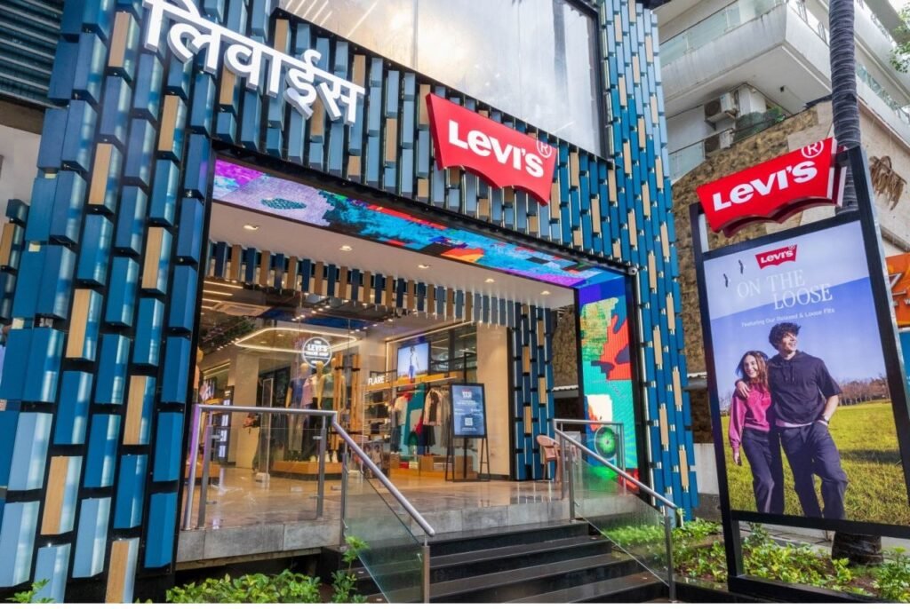 Levi’s opens two new flagship stores in Mumbai - SignNews